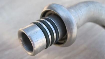 Как снять трубку кондиционера форд, Мазда.