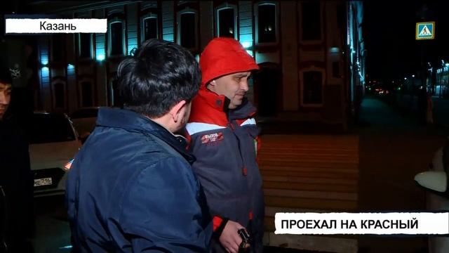 Столб спас людей: как легковушка едва не превратила центр города в катастрофу