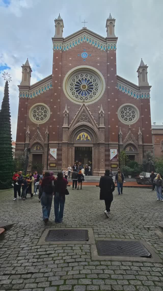 Стамбул, ул. Истекляль, церковь Святого Антония Падуанского