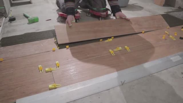 Укладка пола под паркет из плитки своими руками. Часть 1.