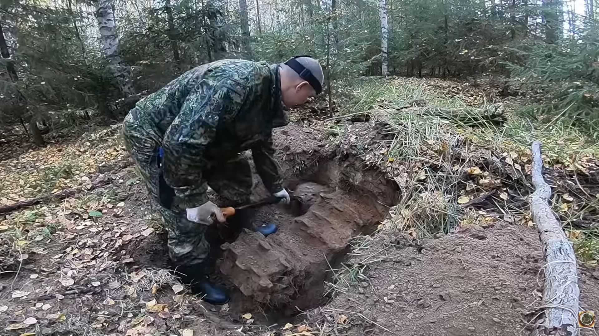 ВОТ ЭТО ВЕЗУХА  !!! ПОД КОНЕЦ ДНЯ . ТРАКОВАЯ ЛЕНТА . ЗВЕЗДА И ДРУГОЙ МЕТАЛЛ коп удался !!!