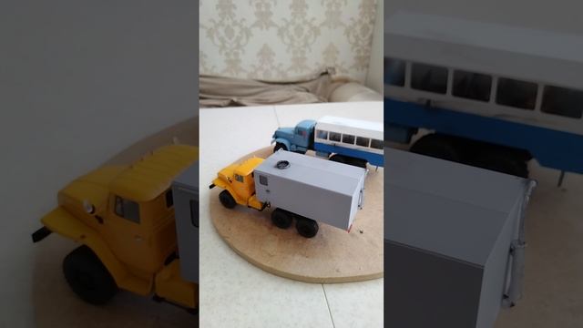 две модели сразу:  Краз 255 Вахтовый Автобус и Урал 43204 ППУ( передвижная паровая установка)