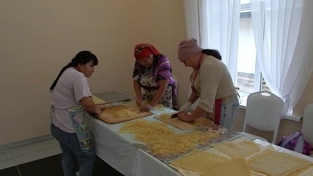 Нарезка лапши при помощи духовки