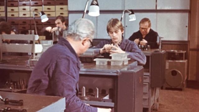 #4-1 Типовые проекты организации труда в действии (опыт ЛОМО), 1983