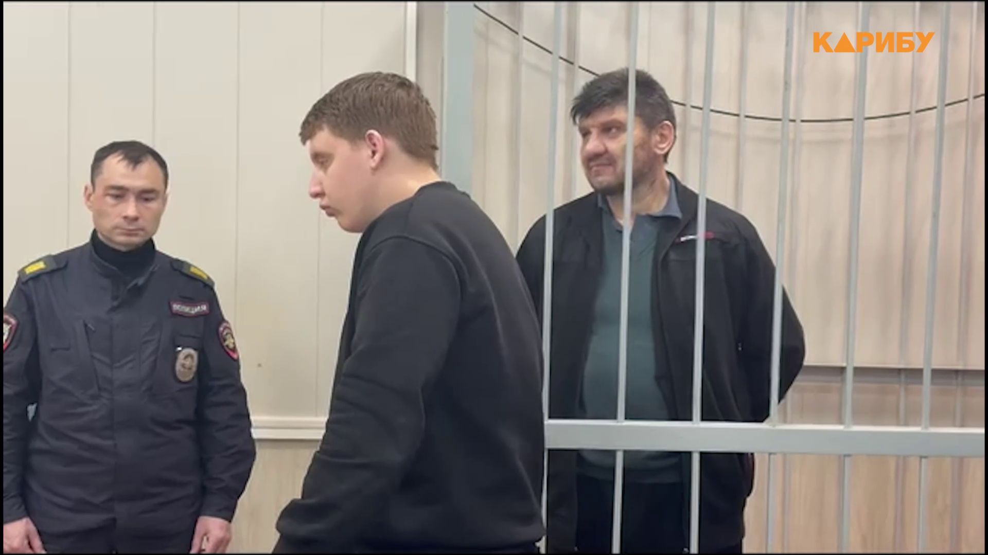 На 7,5 лет осудили экс-руководителя магаданской Росавиации за взятку и денежные махинации