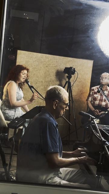 Backstage подкаста «Песня Дня»