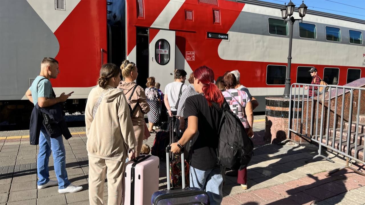 Двухэтажный поезд Воронеж-Москва. Детская игровая комната. Купе. Сидячий вагон. Короткий обзор