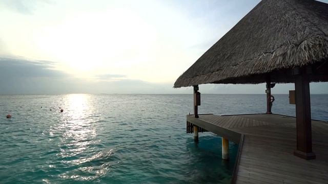 Ты у моря отдыхаешь и расслабляешься 🌊 Забудь про все в своей голове 🌈 Будь в моменте 🧘