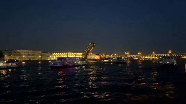 Развод мостов в Санкт-Петербург