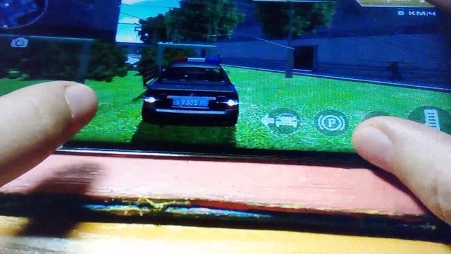 Чёрная полицейская Лада приора гонится за бандитом ваз 2110. Патрулирую улицы  и слежу за порядком.