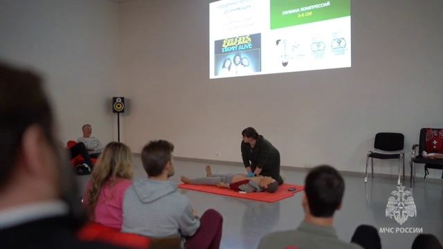 Многочасовой мастер-класс провели преподаватели первой помощи
