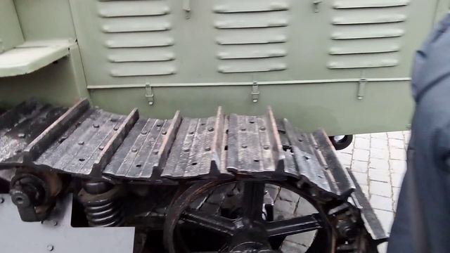 Шикарный советский трактор на гусеницах М-60 Сталинец. Цикл Техника великой отечественной войны.