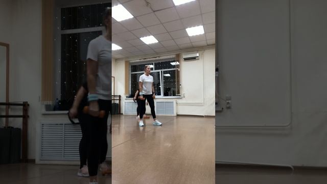 Табата с гантелями по 2 кг.! Ноги, руки, пресс!