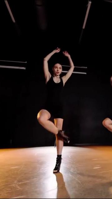 Знакомимся с нашим потрясающим преподавателем High Heels - Дарьей Козловой  #студияаннысеровой