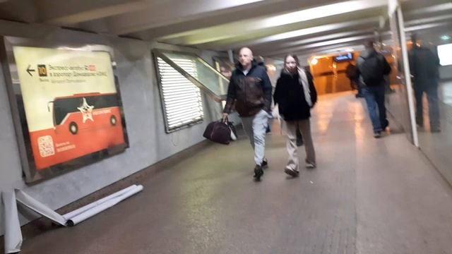 Никогда не видела, как меняют рекламу