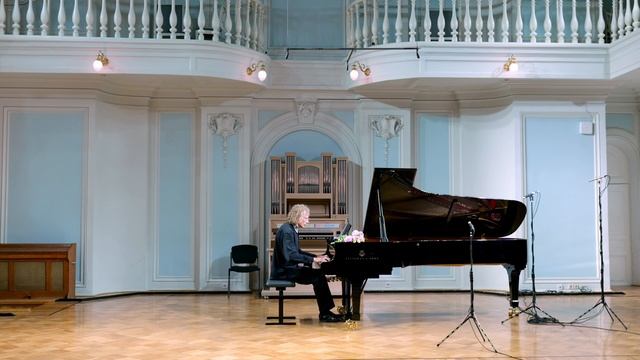 В. Щербаков. "Колыбельная ночи". Исполняет В. Щербаков - фортепиано.