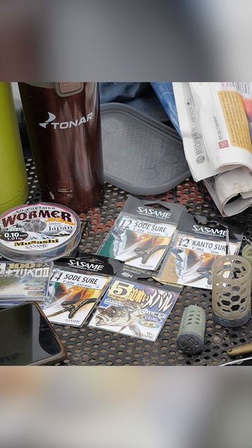 Крючок для ловли леща на фидер на реке.