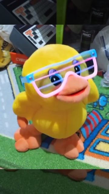 уточка Надела очки 👓