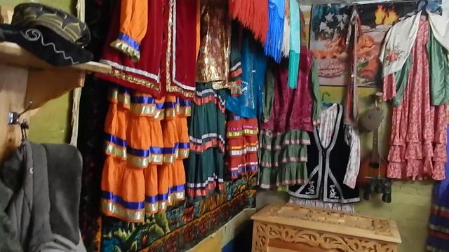 Старинный дом, стол закончил добро пожаловать