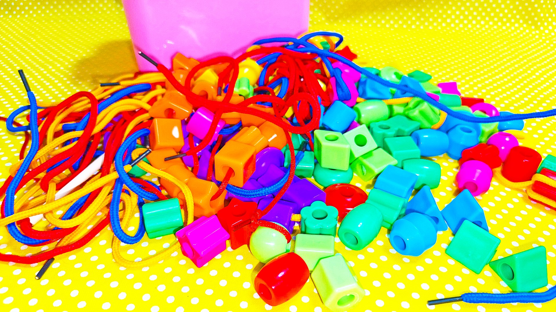 Крупный бисер.Игрушки для детей.Игрушка.Играть.Поиграть.Игры.Играем.Игрушка для ребёнка.Игра