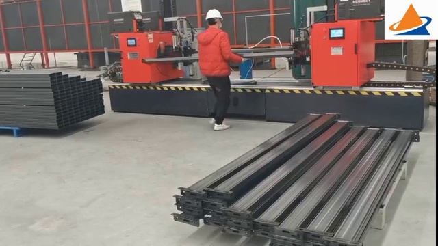 Карусельная установка для сварки балки грузовых стеллажей