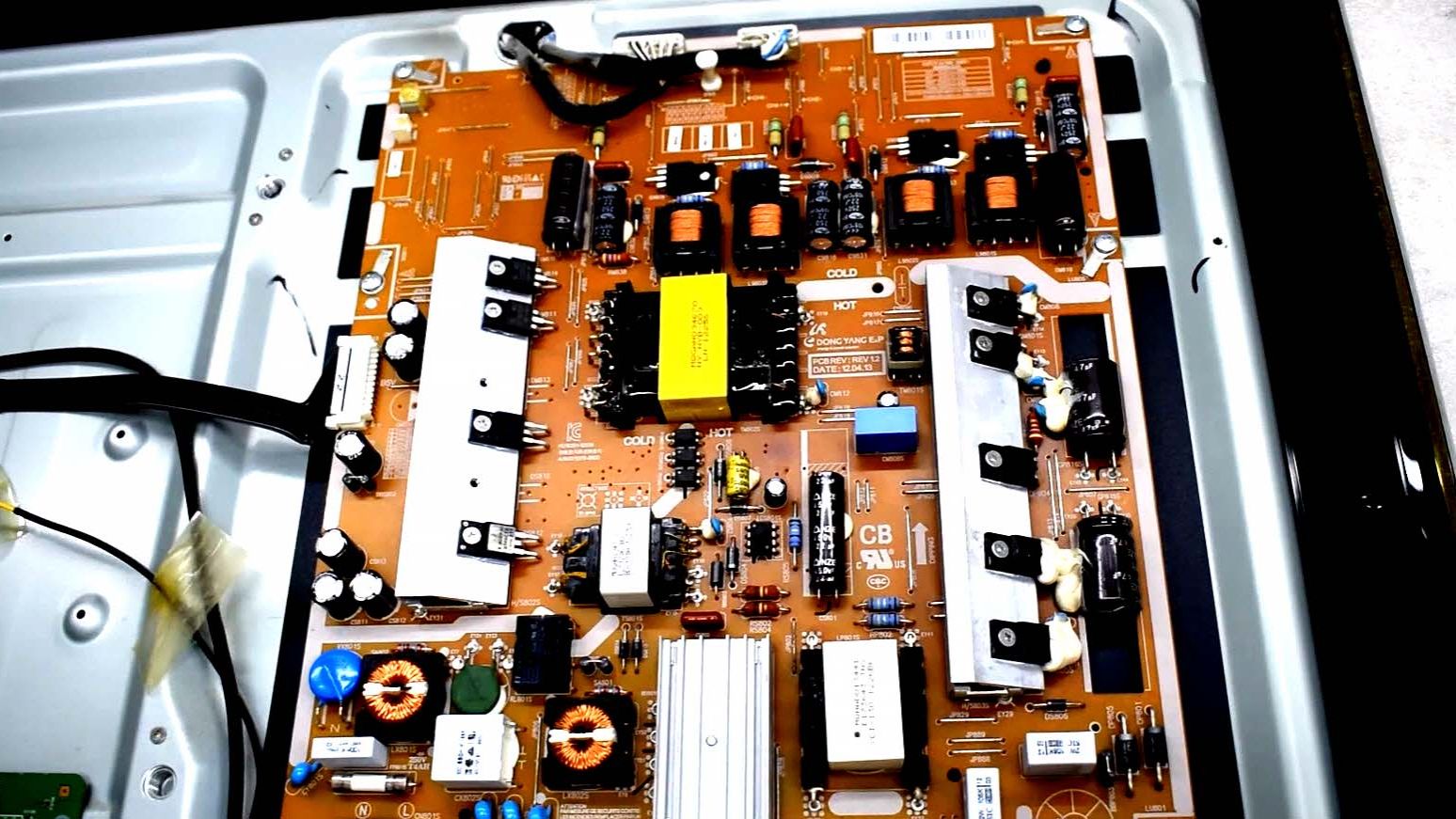 Ремонт телевизора SAMSUNG UE40ES6857