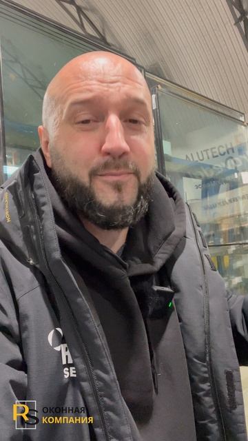 Хотите узнать как мы устанавливаем стеклопакеты в раму на нашем производстве?