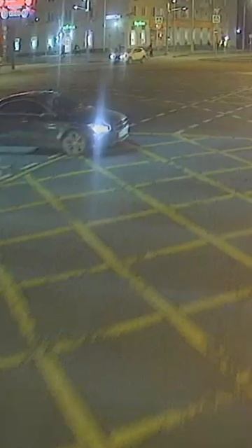 Не рассчитал радиус #ДТП #авария #ПДД #БДД #дорога #соблюдайПДД #безопасностьнадороге #ГИБДД