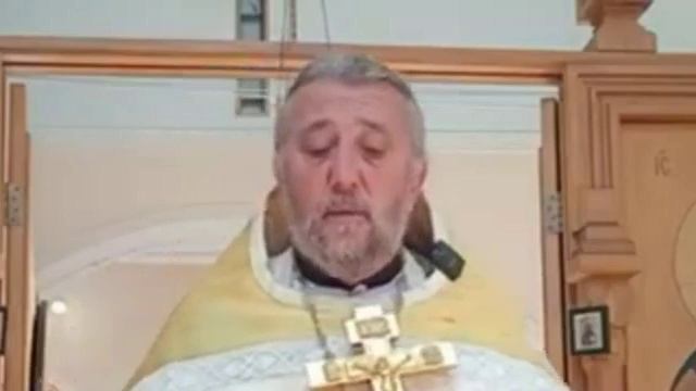 Не ходить в храм из-за дорогих тачек у священников зашквар