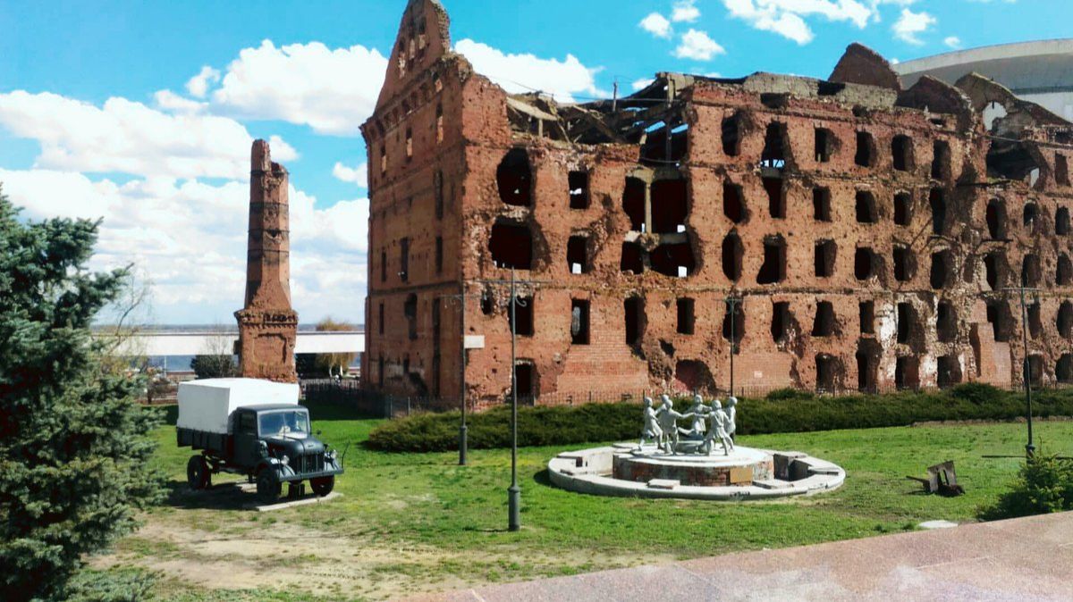 ВЛОГ 2 ДЕНЬ ПУТЕШЕСТВИЯ ВОЛГОГРАД СТАЛИНГРАДСКАЯ БИТВА МЕЛЬНИЦА ВЫСТАВКА ВОЕННОЙ ТЕХНИКИ ПЛАНЕТАРИЙ