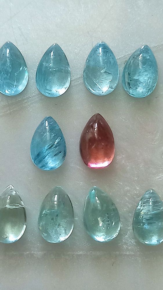 Кабошоны формы капля 4*6.5 из аквамарина и турмалина. Лот 10 штук.