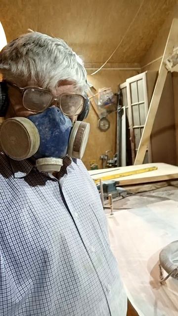 Мастел за работой. Работа не пыльная, а очень пыльная!