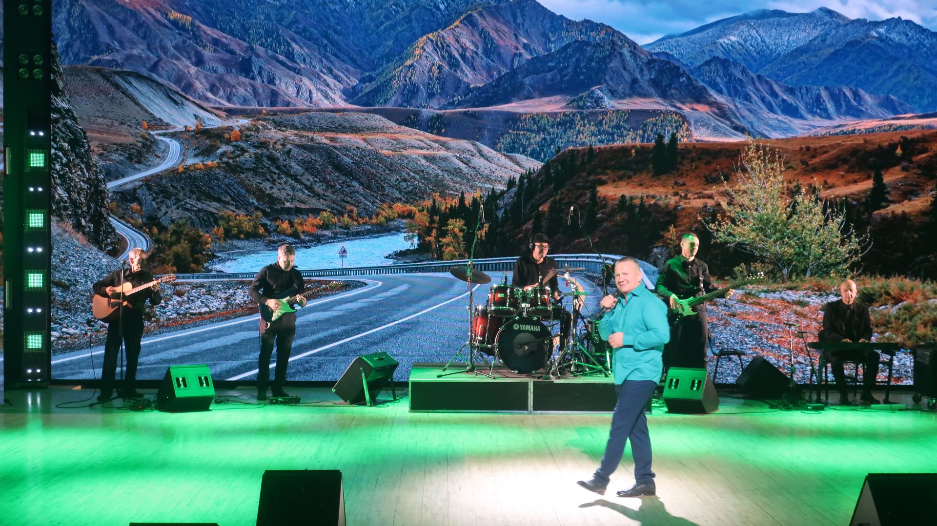 "По Чуйскому тракту"-Игорь Пергаев и группа "ПУТЬ"