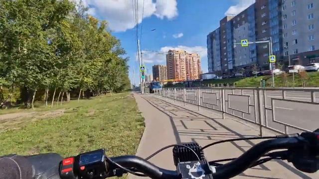 Покатушки на электровелосипеде Sur Ron в окресностях города Красноярска.