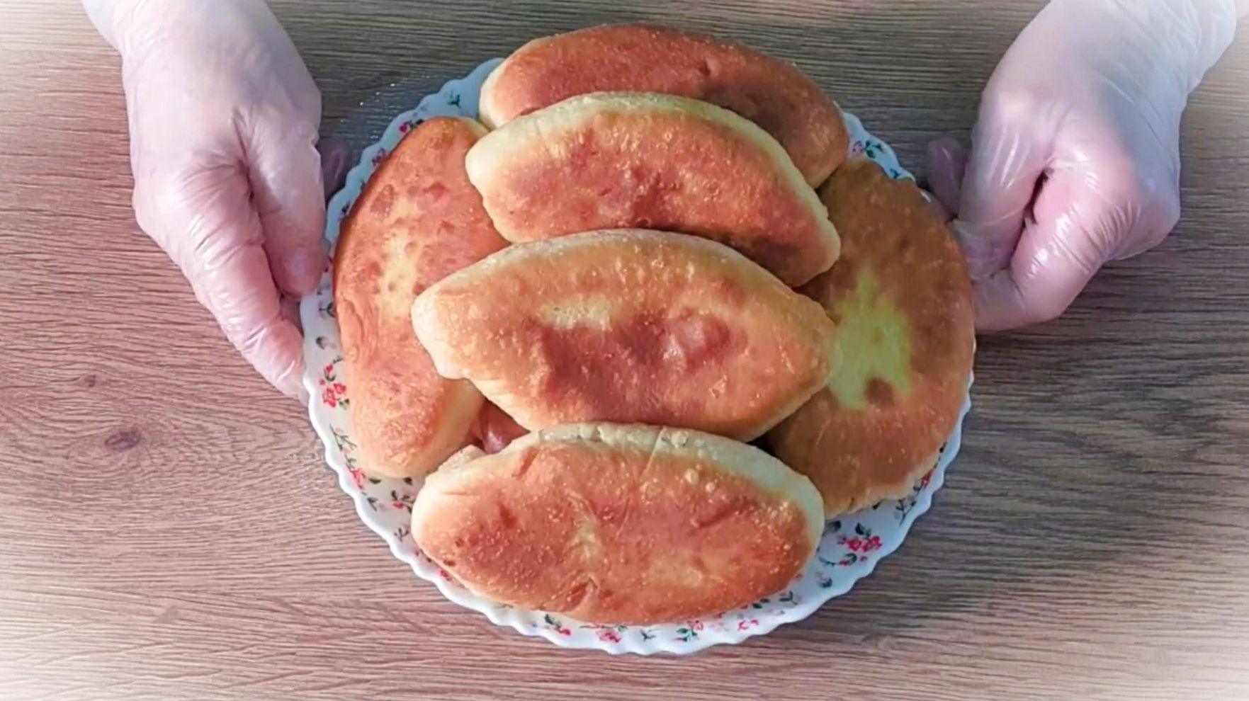 Пирожки на кефире с яблочной начинкой