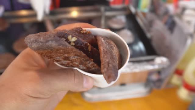 Рынок Чоннянни, 20 лет опыта, единственный специалист по хоттеку / корейские блинчики - хоттек /