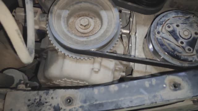 ВЕСТА .ЗАМЕНА РЕМНЯ ГЕНЕРАТОРА И НАТЯЖНОГО РОЛИКА.