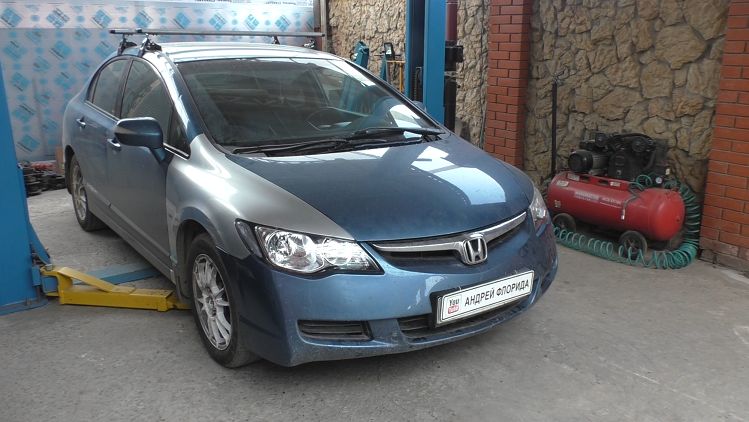 Промывка инжекторов на автомобиле на Honda Civic 1,8 Хонда Цивик 2008