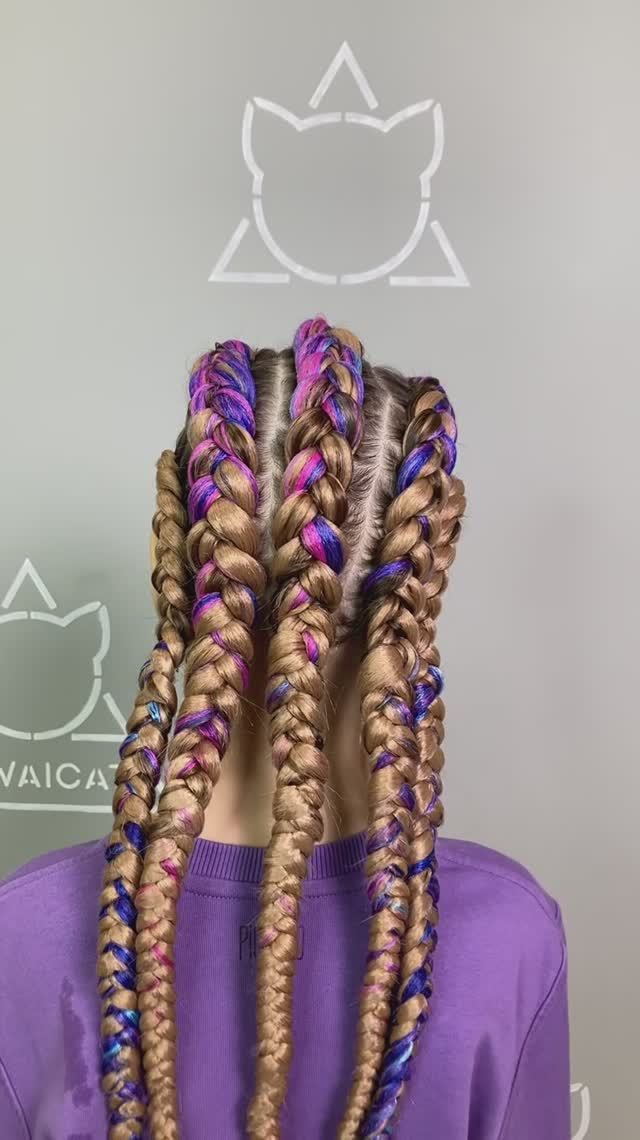 Канекалон в ярких оттенках - еще один способ добавить в образ красок, не прибегая к окрашиванию!