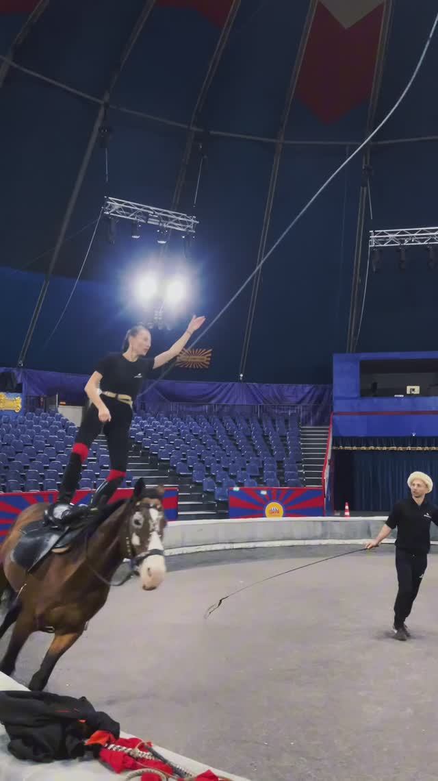 Как живут артисты цирка. Джигитовка. Репетиции в манеже