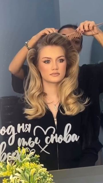 Нежные объемные локоны на выход #прическа #укладка #волосы #локоны