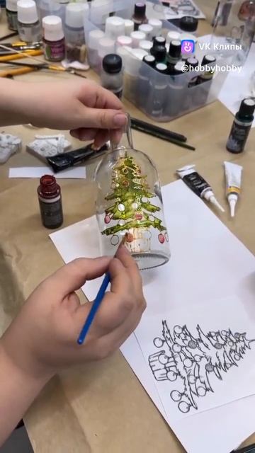 Мастер-класс: витражная роспись бутылок-светильников