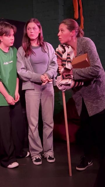 Старушка-преподша)))