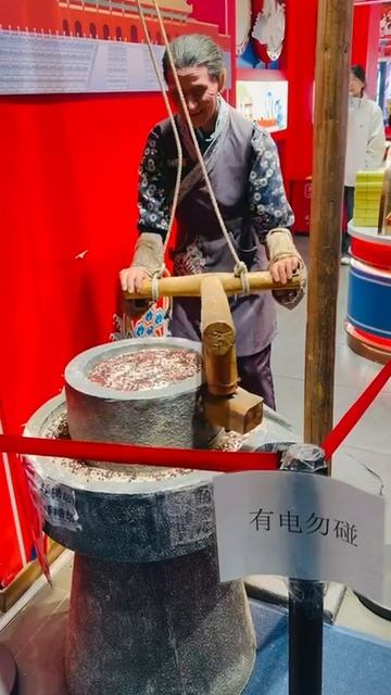 Chui Tang Bang: Оазис сладкой ностальгии на улице Ванфуцзин