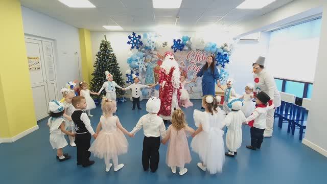 Новогодний утренник Как снеговик свой нос искал - малыши