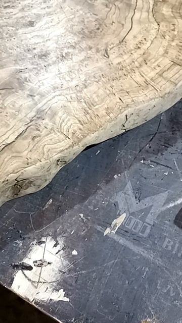 Шлифовка, полировка и подготовка к покрытию маслом столешницы из слэба капового карагача