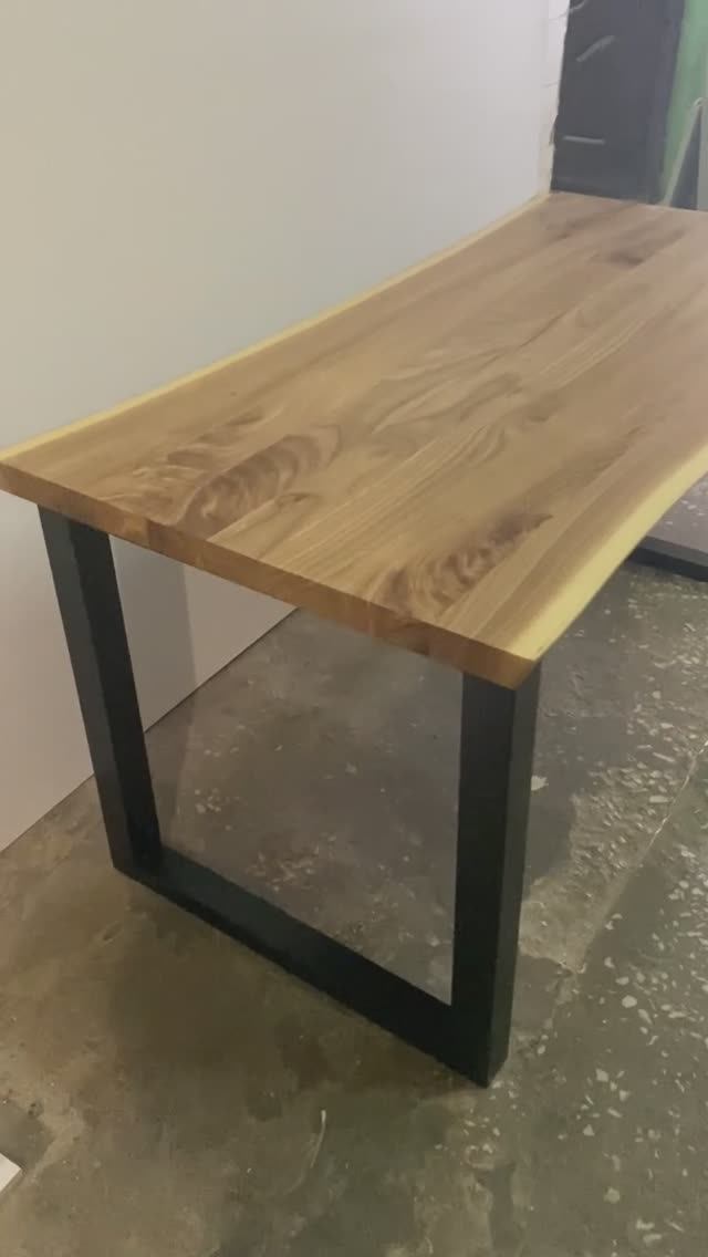 Стол из массива. Стол письменный. Стол из карагача.