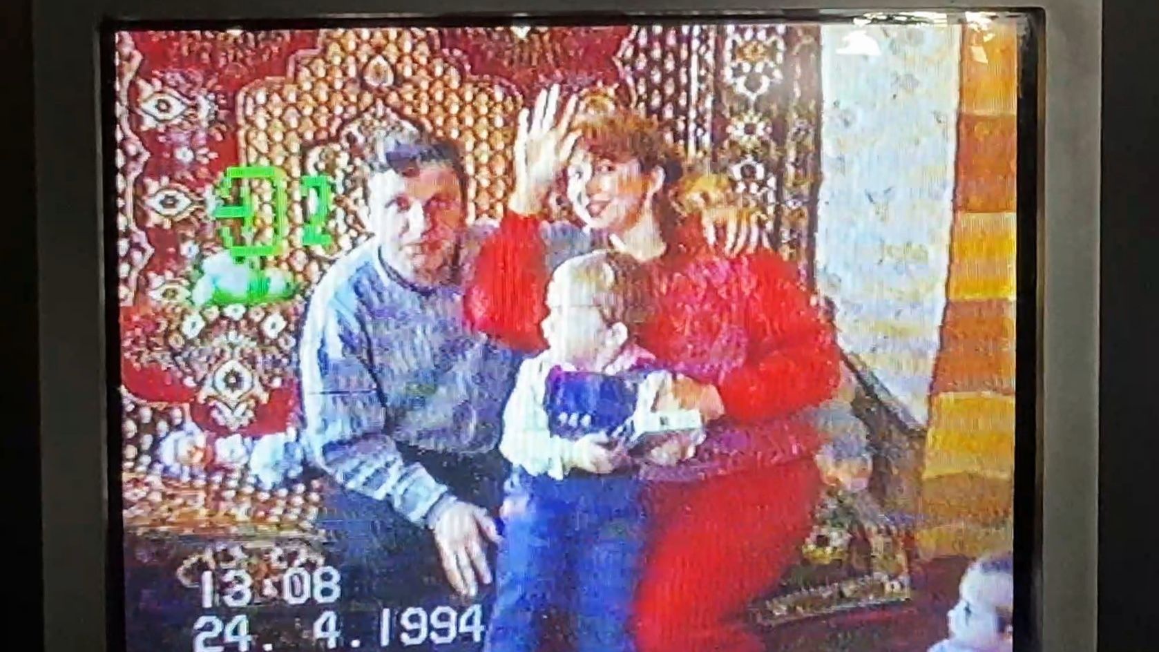 1994. "Наш первый влог | Семейные истории". 24.04.1994.