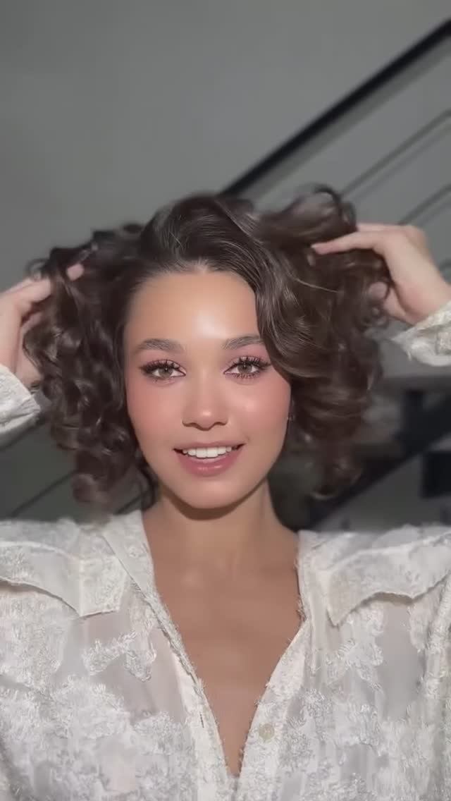 Объемные кудряшки на плойку #прическа #укладка #волосы #локоны