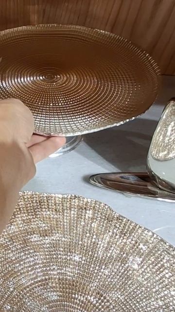 Красивая модная посуда